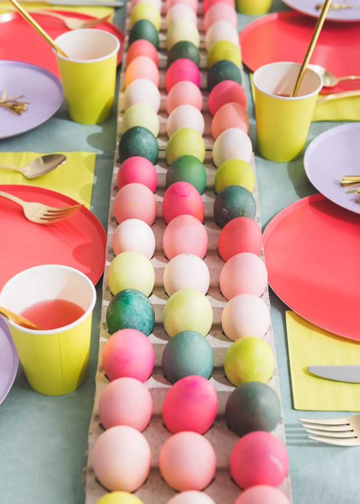 Easter Decorations: 7 DIY Easter Table Decor Ideas - Bright Star Kids